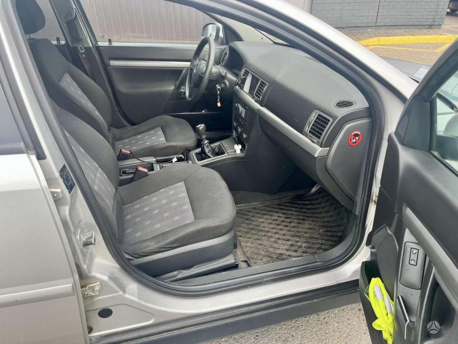 Pelēks Opel Vectra 2006 Viļņa, ar dzinēja tilpumu 1.91 L un nobraukumu 410 tūkst. km par 1250 €, foto 9 vietnē AUTOMOTO.COM.LV