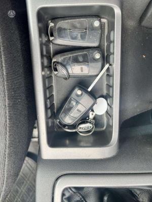 Pelēks Opel Vectra 2006 Viļņa, ar dzinēja tilpumu 1.91 L un nobraukumu 410 tūkst. km par 1250 €, foto 10 vietnē AUTOMOTO.COM.LV