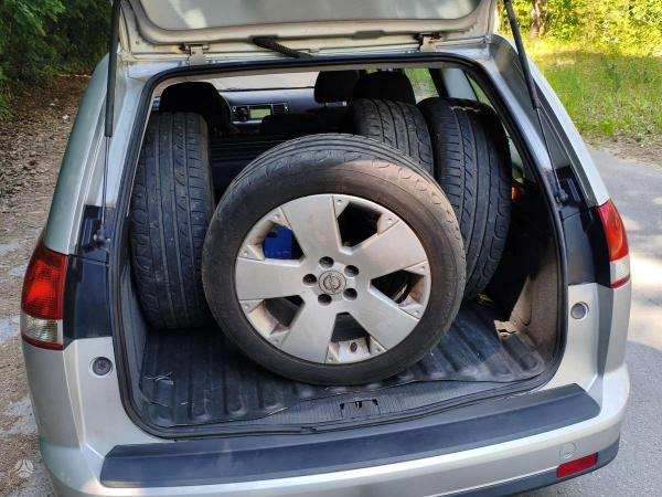 Grey Opel Vectra 2006 in Vilnius, with an engine capacity of 1.91 L and mileage of 264 thousand km for 1500 €, photo 9 on AUTOMOTO.COM.LV