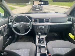 Grey Opel Vectra 2006 in Vilnius, with an engine capacity of 1.90 L and mileage of 410 thousand km for 1150 €, photo 7 on AUTOMOTO.COM.LV