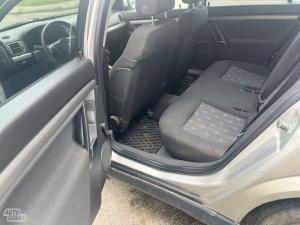 Grey Opel Vectra 2006 in Vilnius, with an engine capacity of 1.90 L and mileage of 410 thousand km for 1150 €, photo 9 on AUTOMOTO.COM.LV