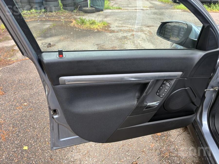 Grey Opel Vectra 2006 in Riga, with an engine capacity of 1.90 L and mileage of 0 thousand km for 2650 €, photo 13 on AUTOMOTO.COM.LV