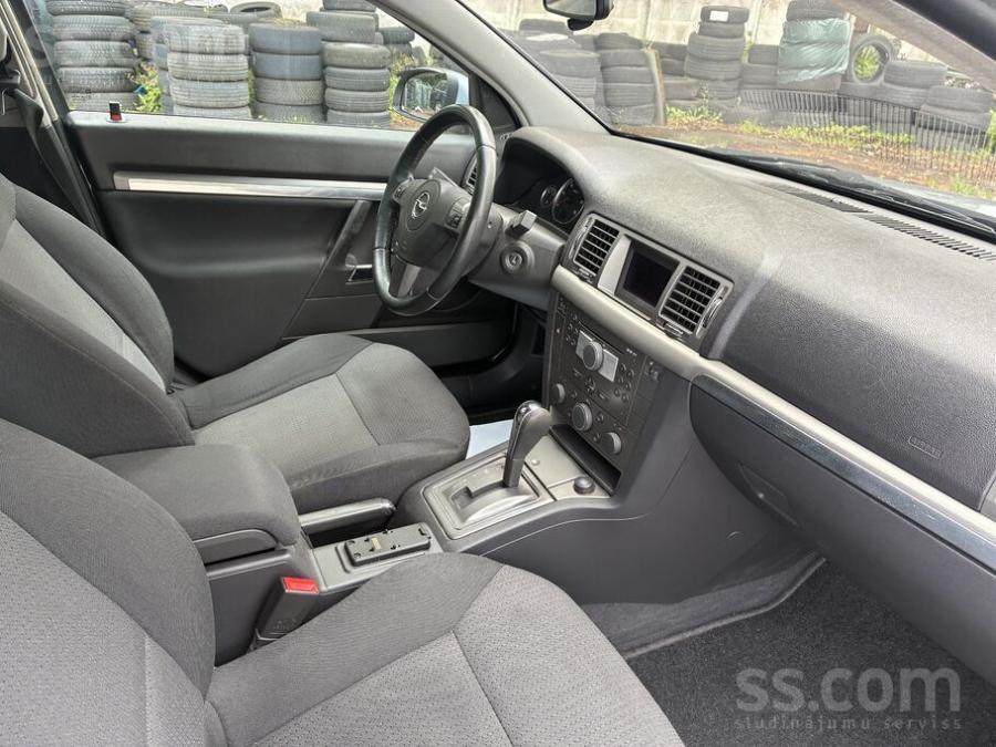 Grey Opel Vectra 2006 in Riga, with an engine capacity of 1.90 L and mileage of 0 thousand km for 2650 €, photo 19 on AUTOMOTO.COM.LV