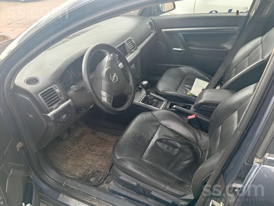 Grey Opel Vectra 2006 in Balvi, with an engine capacity of 1.90 L and mileage of 415 thousand km for 1700 €, photo 1 on AUTOMOTO.COM.LV
