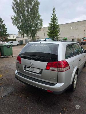 Grey Opel Vectra 2006 in Vilnius, with an engine capacity of 1.91 L and mileage of 265 thousand km for 1200 €, photo 5 on AUTOMOTO.COM.LV