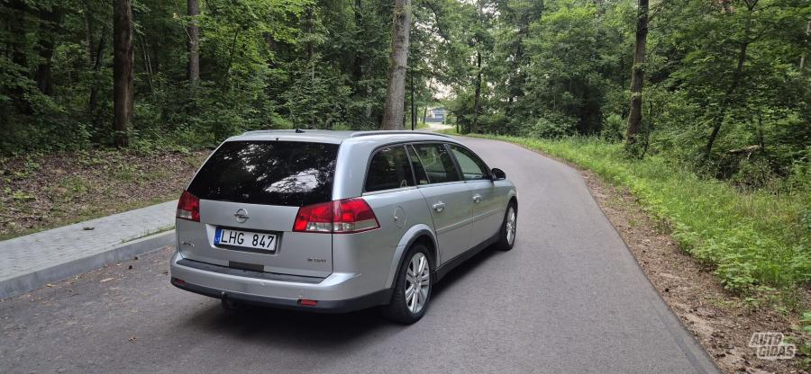 Grey Opel Vectra 2006 in Alytus, with an engine capacity of 1.90 L and mileage of 310 thousand km for 1150 €, photo 6 on AUTOMOTO.COM.LV