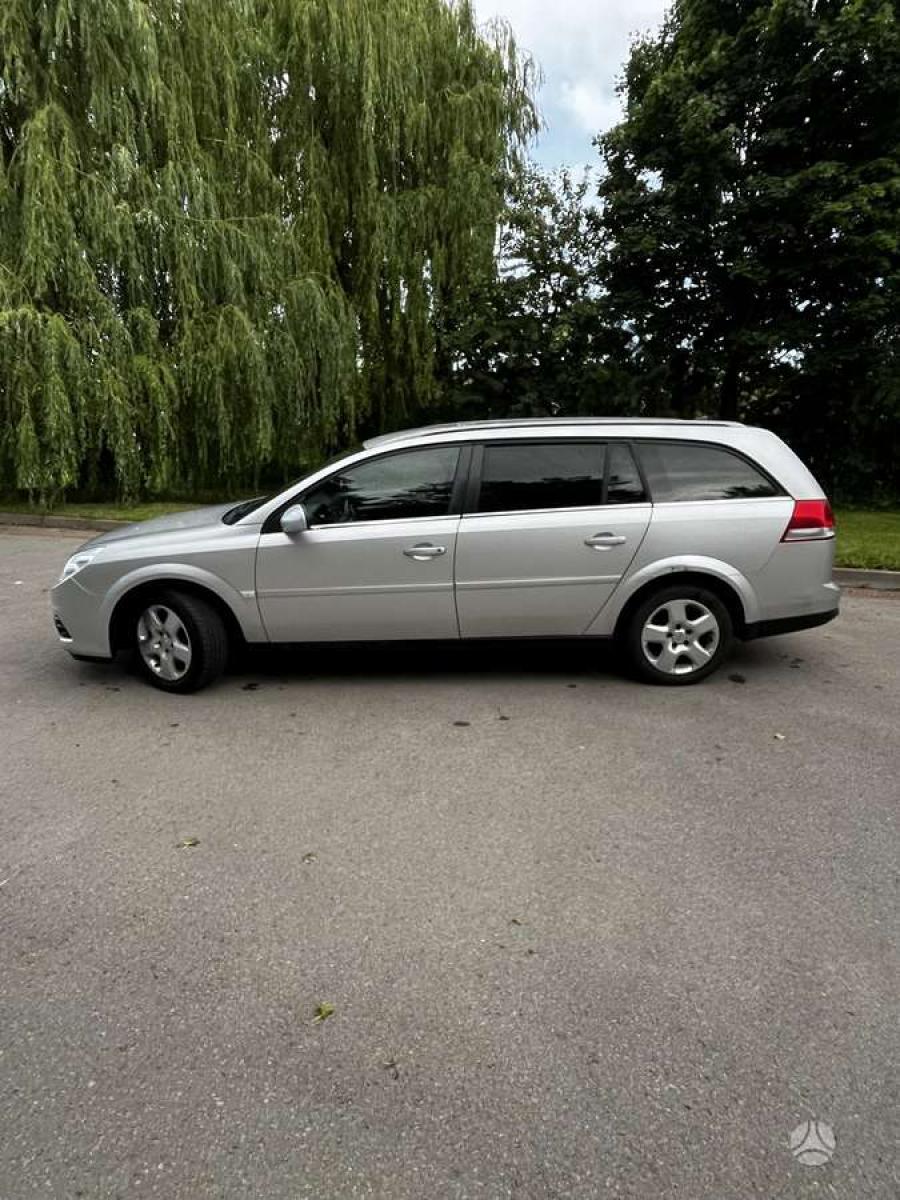 Grey Opel Vectra 2006 in Jurbarkas, with an engine capacity of 1.91 L and mileage of 332 thousand km for 1350 €, photo 5 on AUTOMOTO.COM.LV