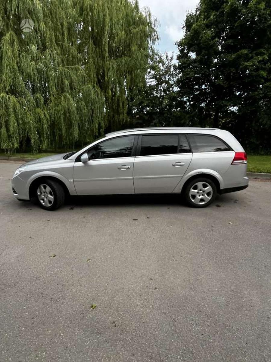Grey Opel Vectra 2006 in Jurbarkas, with an engine capacity of 1.91 L and mileage of 332 thousand km for 1350 €, photo 6 on AUTOMOTO.COM.LV