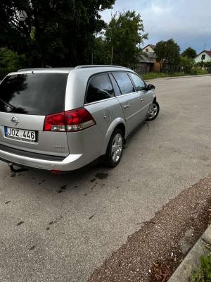 Grey Opel Vectra 2006 in Jurbarkas, with an engine capacity of 1.91 L and mileage of 332 thousand km for 1350 €, photo 8 on AUTOMOTO.COM.LV
