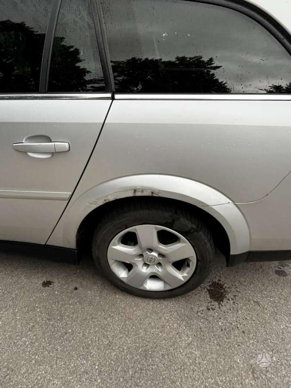 Pelēks Opel Vectra 2006 Jurbarkas, ar dzinēja tilpumu 1.91 L un nobraukumu 332 tūkst. km par 1350 €, foto 8 vietnē AUTOMOTO.COM.LV