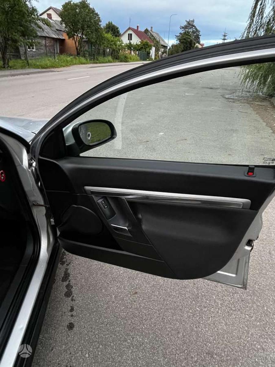 Grey Opel Vectra 2006 in Jurbarkas, with an engine capacity of 1.91 L and mileage of 332 thousand km for 1350 €, photo 11 on AUTOMOTO.COM.LV