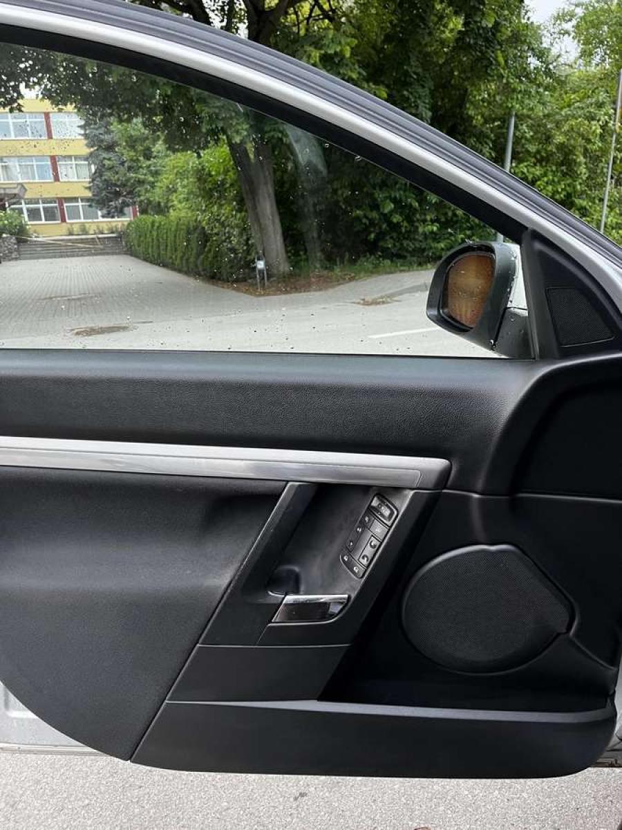Grey Opel Vectra 2006 in Jurbarkas, with an engine capacity of 1.91 L and mileage of 332 thousand km for 1350 €, photo 13 on AUTOMOTO.COM.LV
