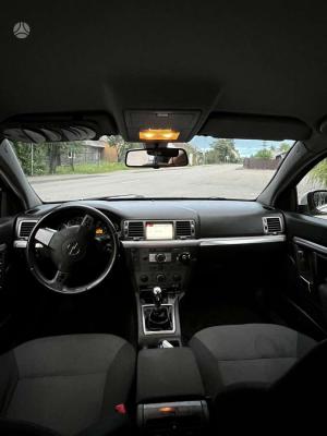 Grey Opel Vectra 2006 in Jurbarkas, with an engine capacity of 1.91 L and mileage of 332 thousand km for 1350 €, photo 19 on AUTOMOTO.COM.LV