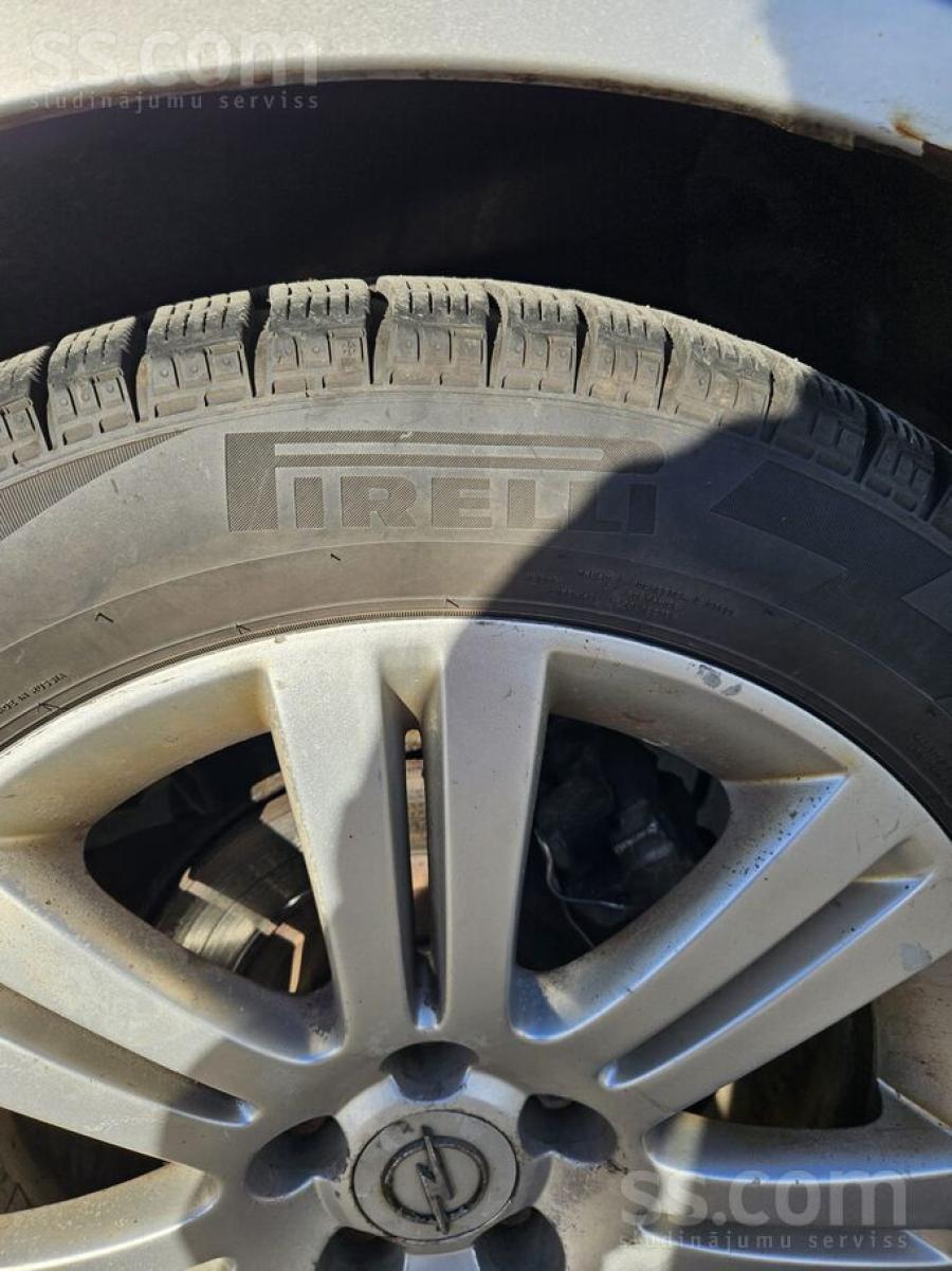 Grey Opel Vectra 2006 in Riga, with an engine capacity of 1.90 L and mileage of 370 thousand km for 1350 €, photo 9 on AUTOMOTO.COM.LV