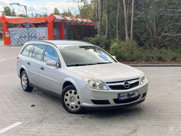 Grey Opel Vectra 2006 in Vilnius, with an engine capacity of 1.91 L and mileage of 265 thousand km for 1350 €, photo 4 on AUTOMOTO.COM.LV