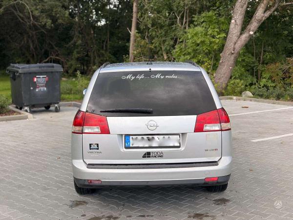 Grey Opel Vectra 2006 in Vilnius, with an engine capacity of 1.91 L and mileage of 265 thousand km for 1350 €, photo 6 on AUTOMOTO.COM.LV