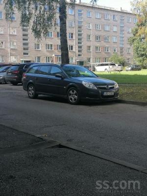 Grey Opel Vectra 2006 in Preili, with an engine capacity of 1.90 L and mileage of 386 thousand km for 1350 €, photo 7 on AUTOMOTO.COM.LV