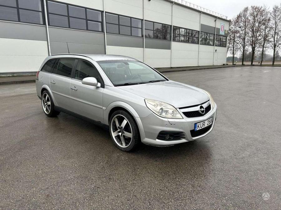 Grey Opel Vectra 2007 in Kaunas, with an engine capacity of 1.90 L and mileage of 432 thousand km for 2449 €, photo 6 on AUTOMOTO.COM.LV