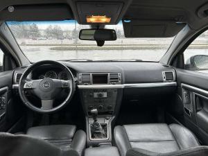 Grey Opel Vectra 2007 in Kaunas, with an engine capacity of 1.90 L and mileage of 432 thousand km for 2449 €, photo 8 on AUTOMOTO.COM.LV