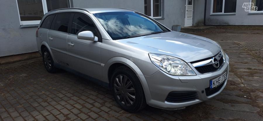 Grey Opel Vectra 2007 in Silute, with an engine capacity of 1.90 L and mileage of 390 thousand km for 1250 €, photo 3 on AUTOMOTO.COM.LV