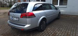 Grey Opel Vectra 2007 in Silute, with an engine capacity of 1.90 L and mileage of 390 thousand km for 1250 €, photo 5 on AUTOMOTO.COM.LV