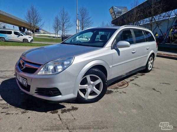 Grey Opel Vectra 2007 in Klaipeda, with an engine capacity of 3.00 L and mileage of 338 thousand km for 600 €, photo 1 on AUTOMOTO.COM.LV