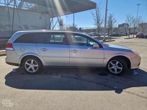 Grey Opel Vectra 2007 in Klaipeda, with an engine capacity of 3.00 L and mileage of 338 thousand km for 600 €, photo 4 on AUTOMOTO.COM.LV