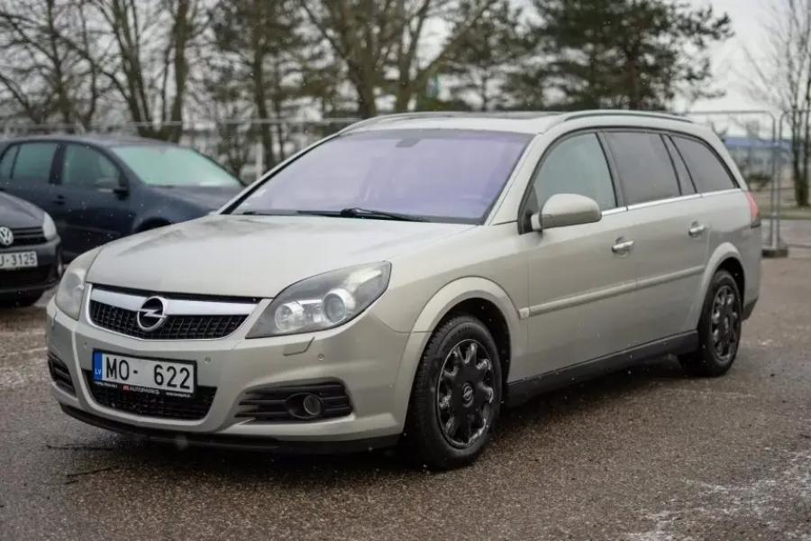 Pelēks Opel Vectra 2007 Liepāja, ar dzinēja tilpumu 1.90 L un nobraukumu 274 tūkst. km par 2800 €, foto 1 vietnē AUTOMOTO.COM.LV