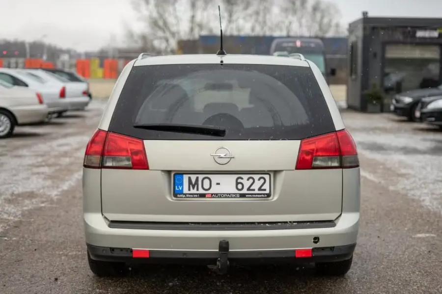 Pelēks Opel Vectra 2007 Liepāja, ar dzinēja tilpumu 1.90 L un nobraukumu 274 tūkst. km par 2800 €, foto 4 vietnē AUTOMOTO.COM.LV