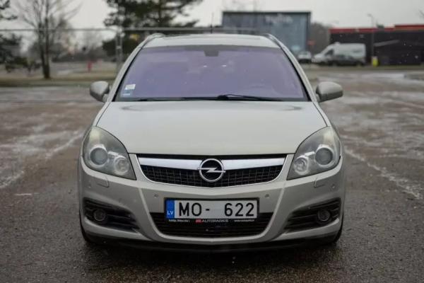 Grey Opel Vectra 2007 in Liepaja, with an engine capacity of 1.90 L and mileage of 274 thousand km for 2800 €, photo 6 on AUTOMOTO.COM.LV