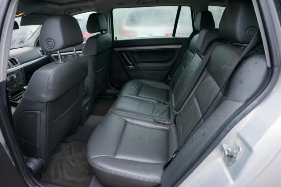 Pelēks Opel Vectra 2007 Liepāja, ar dzinēja tilpumu 1.90 L un nobraukumu 274 tūkst. km par 2800 €, foto 11 vietnē AUTOMOTO.COM.LV