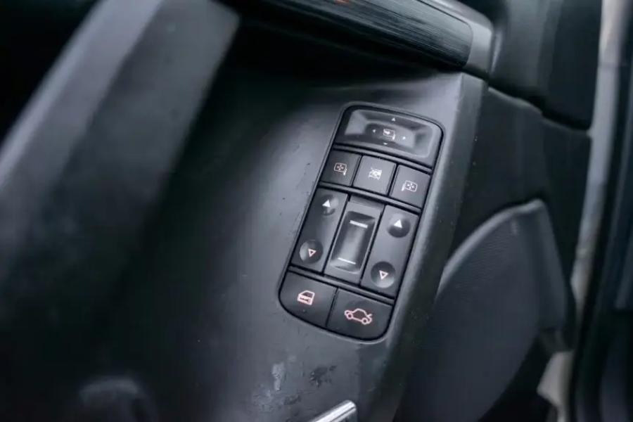 Pelēks Opel Vectra 2007 Liepāja, ar dzinēja tilpumu 1.90 L un nobraukumu 274 tūkst. km par 2800 €, foto 18 vietnē AUTOMOTO.COM.LV