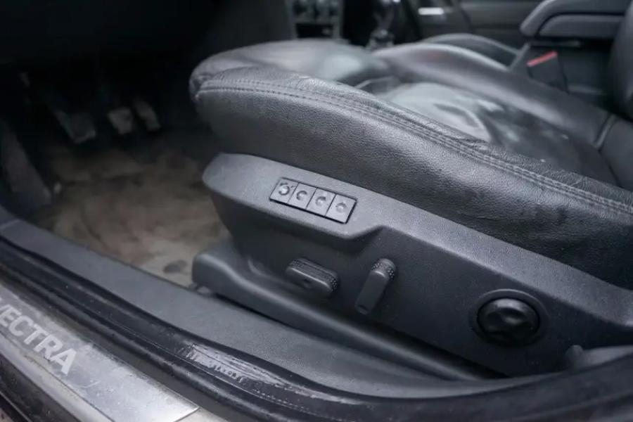 Pelēks Opel Vectra 2007 Liepāja, ar dzinēja tilpumu 1.90 L un nobraukumu 274 tūkst. km par 2800 €, foto 19 vietnē AUTOMOTO.COM.LV