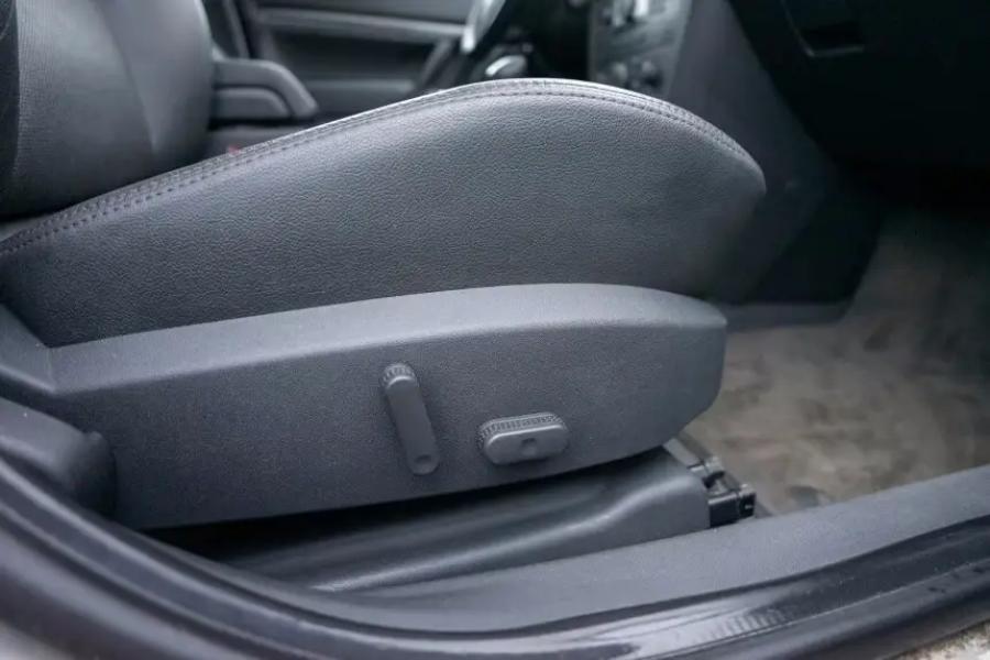 Pelēks Opel Vectra 2007 Liepāja, ar dzinēja tilpumu 1.90 L un nobraukumu 274 tūkst. km par 2800 €, foto 20 vietnē AUTOMOTO.COM.LV