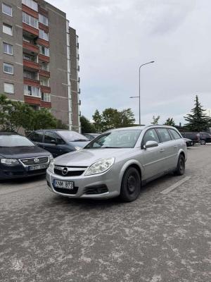 Grey Opel Vectra 2007 in Marijampole, with an engine capacity of 1.91 L and mileage of 300 thousand km for 900 €, photo  on AUTOMOTO.COM.LV