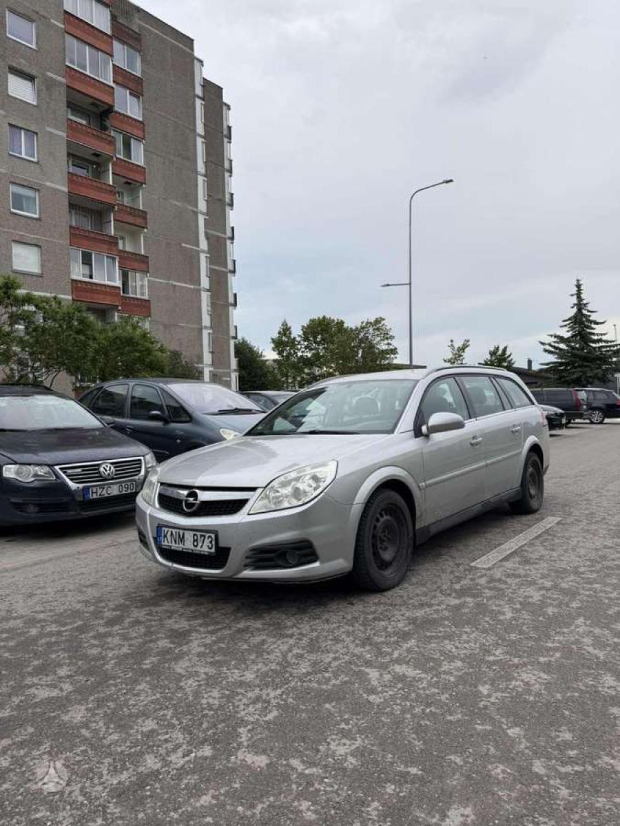 Grey Opel Vectra 2007 in Marijampole, with an engine capacity of 1.91 L and mileage of 300 thousand km for 900 €, photo 1 on AUTOMOTO.COM.LV