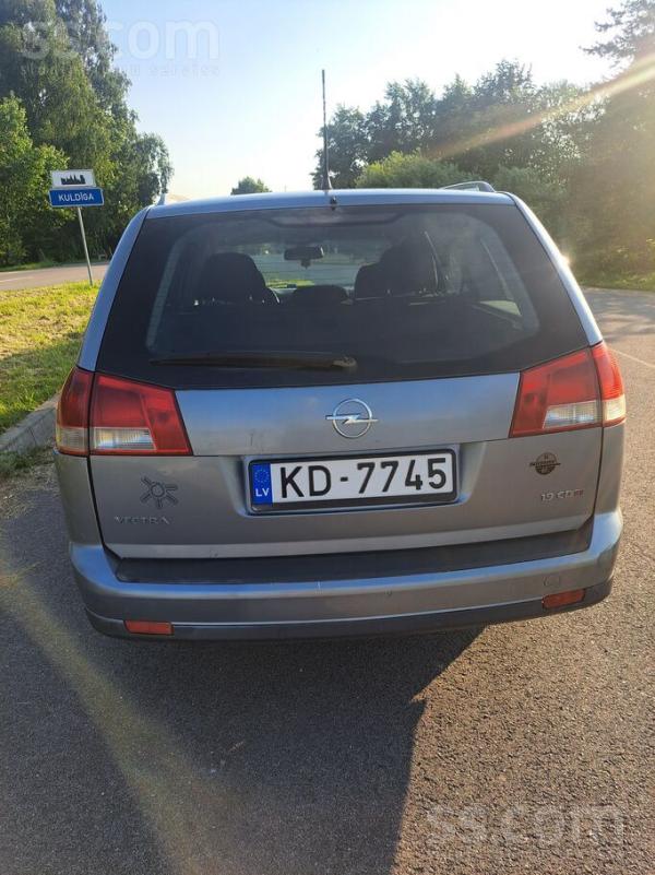 Pelēks Opel Vectra 2007 Kuldīga, ar dzinēja tilpumu 1.90 L un nobraukumu 0 tūkst. km par 1600 €, foto 5 vietnē AUTOMOTO.COM.LV