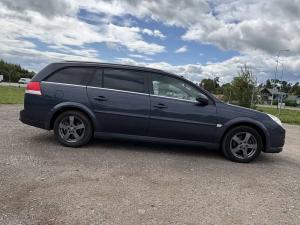 Grey Opel Vectra 2007 in Daugavpils, with an engine capacity of 1.90 L and mileage of 266 thousand km for 2850 €, photo 6 on AUTOMOTO.COM.LV