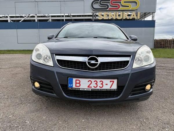 Grey Opel Vectra 2007 in Daugavpils, with an engine capacity of 1.90 L and mileage of 266 thousand km for 2850 €, photo 7 on AUTOMOTO.COM.LV