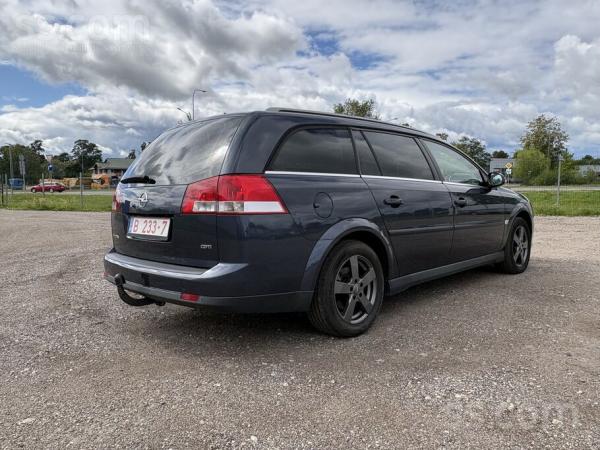 Grey Opel Vectra 2007 in Daugavpils, with an engine capacity of 1.90 L and mileage of 266 thousand km for 2850 €, photo 4 on AUTOMOTO.COM.LV