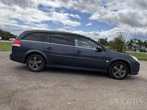 Grey Opel Vectra 2007 in Daugavpils, with an engine capacity of 1.90 L and mileage of 266 thousand km for 2850 €, photo 6 on AUTOMOTO.COM.LV