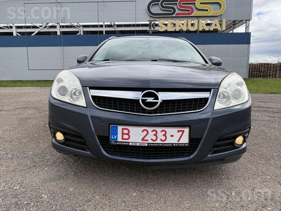 Grey Opel Vectra 2007 in Daugavpils, with an engine capacity of 1.90 L and mileage of 266 thousand km for 2850 €, photo 8 on AUTOMOTO.COM.LV