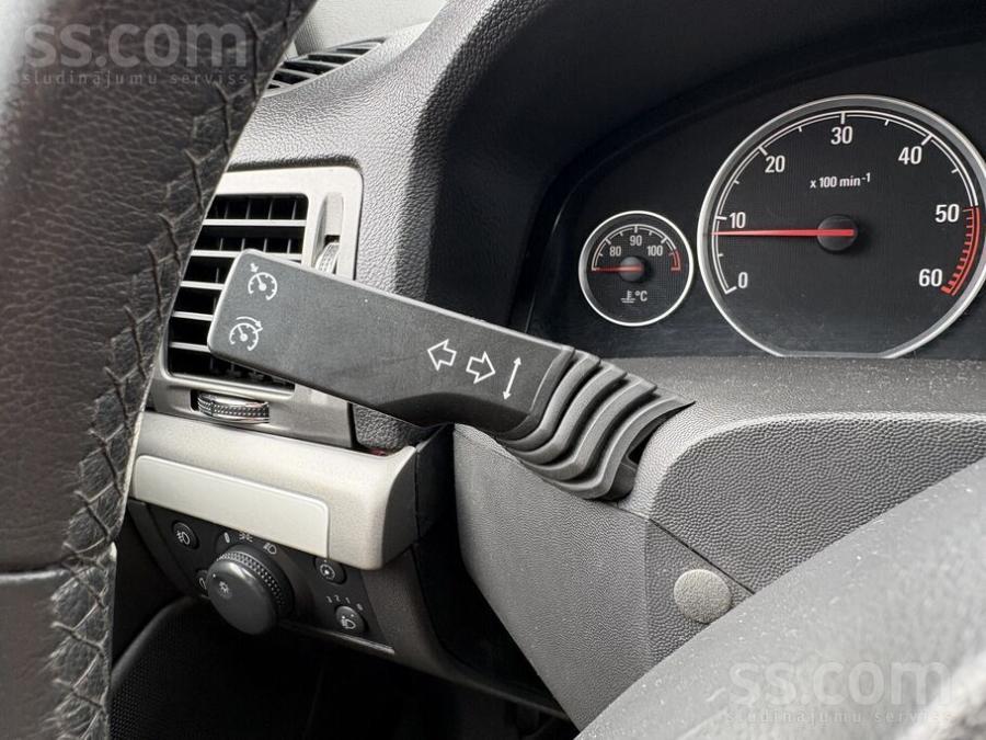 Grey Opel Vectra 2007 in Daugavpils, with an engine capacity of 1.90 L and mileage of 266 thousand km for 2850 €, photo 14 on AUTOMOTO.COM.LV