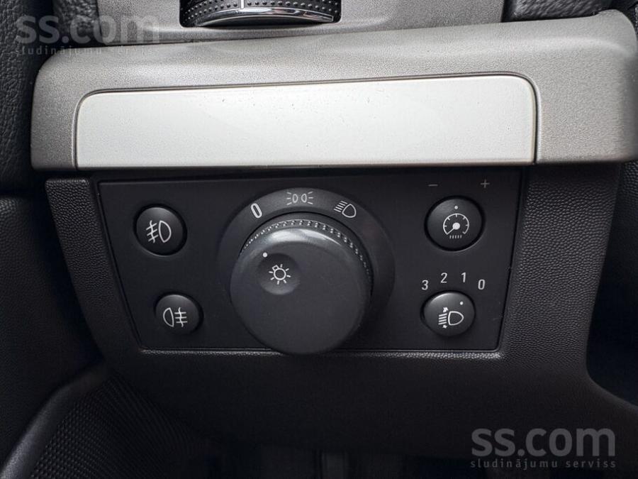 Grey Opel Vectra 2007 in Daugavpils, with an engine capacity of 1.90 L and mileage of 266 thousand km for 2850 €, photo 16 on AUTOMOTO.COM.LV