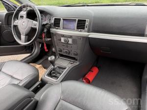 Grey Opel Vectra 2007 in Daugavpils, with an engine capacity of 1.90 L and mileage of 266 thousand km for 2850 €, photo 23 on AUTOMOTO.COM.LV