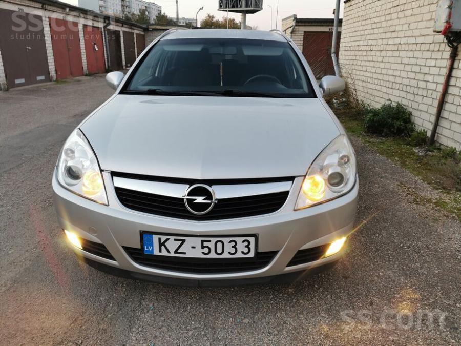 Grey Opel Vectra 2007 in Riga, with an engine capacity of 1.90 L and mileage of 349 thousand km for 1550 €, photo 1 on AUTOMOTO.COM.LV