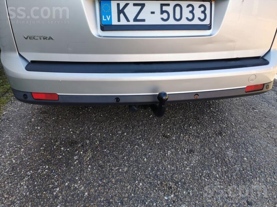 Grey Opel Vectra 2007 in Riga, with an engine capacity of 1.90 L and mileage of 349 thousand km for 1550 €, photo 6 on AUTOMOTO.COM.LV