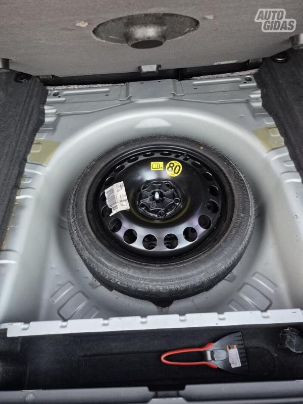 Grey Opel Vectra 2007 in Kaunas, with an engine capacity of 1.90 L and mileage of 344 thousand km for 1200 €, photo 9 on AUTOMOTO.COM.LV