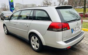 Grey Opel Vectra 2008 in Vilnius, with an engine capacity of 1.90 L and mileage of 321 thousand km for 1499 €, photo 3 on AUTOMOTO.COM.LV