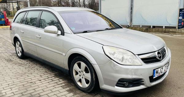 Grey Opel Vectra 2008 in Vilnius, with an engine capacity of 1.90 L and mileage of 321 thousand km for 1499 €, photo 7 on AUTOMOTO.COM.LV
